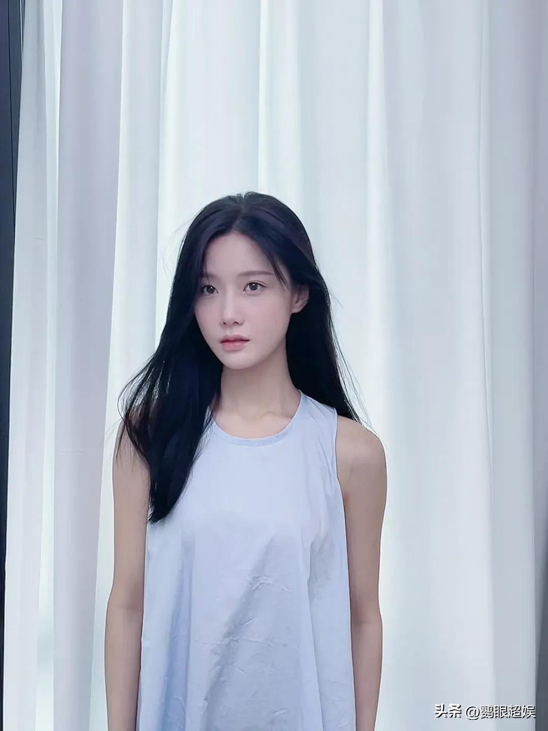 A group of blue Chen Yihan, another day by Xiaohan - iNEWS