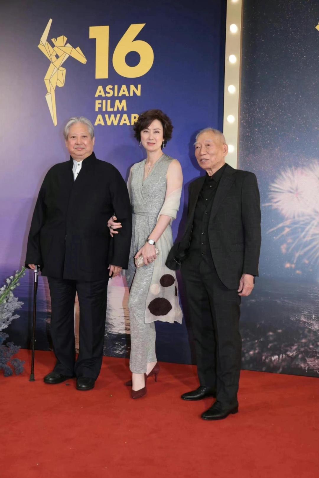 Sammo Hung and his wife walked the red carpet like father and daughter ...