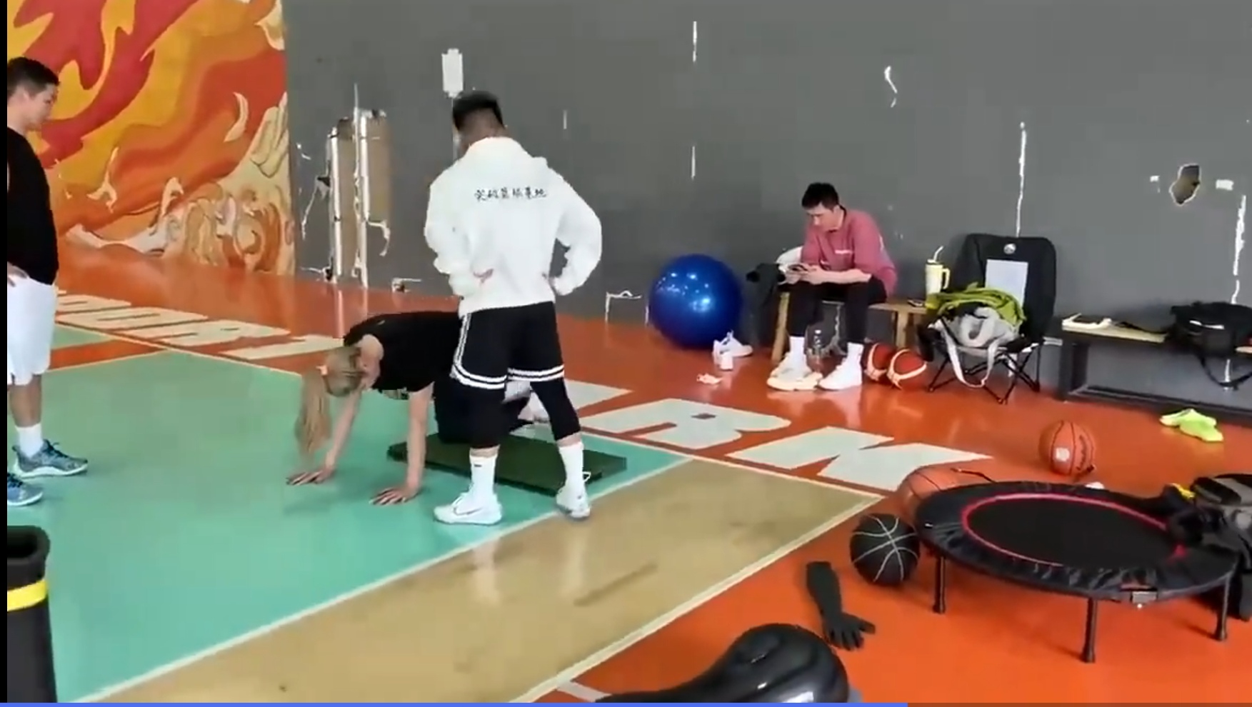 The whereabouts of Li Meng after the "Little Three Doors" were exposed ...