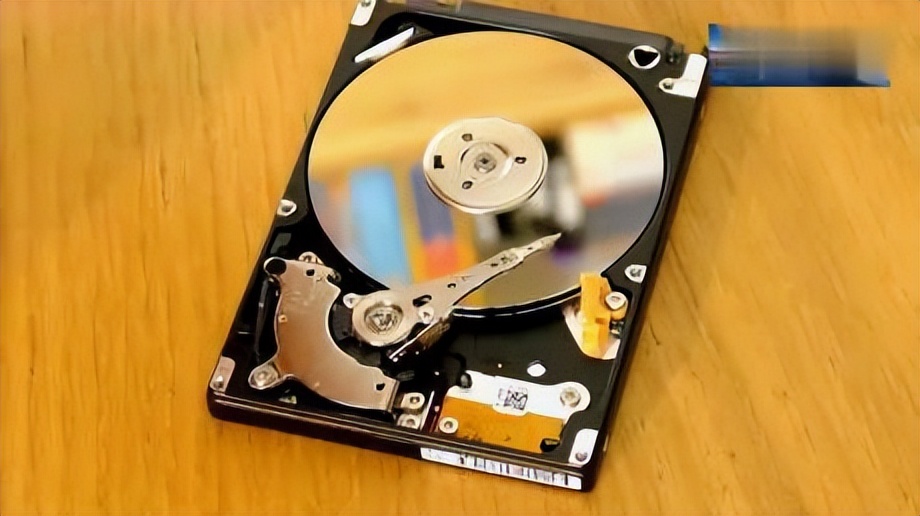 Don't throw away the scrapped computer hard drive, it can be turned ...