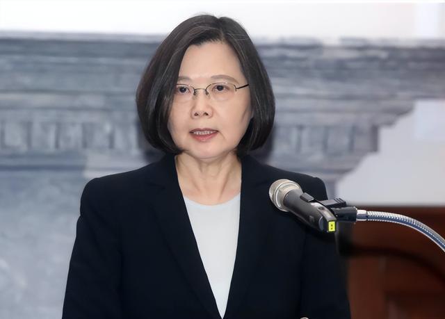 Fan the flames! Huang Guochang wants to hold the July 16 parade ...