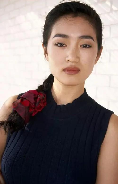 How handsome is the young Gong Li - iMedia