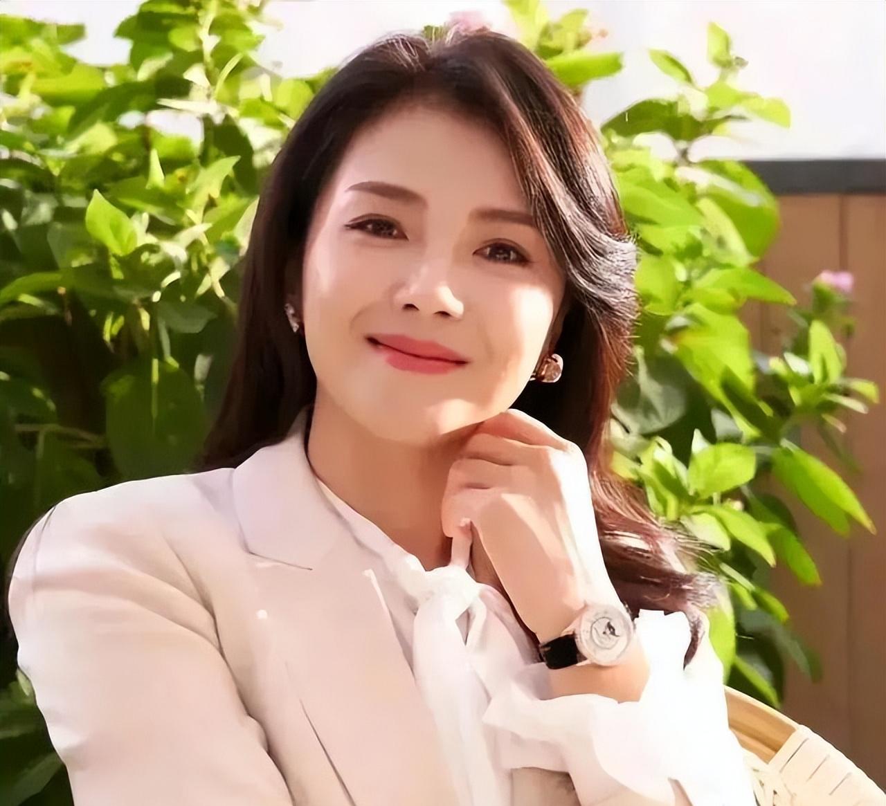 Liu Tao's promiscuous private life was exposed, and his superficially virtuous wife fucked ...