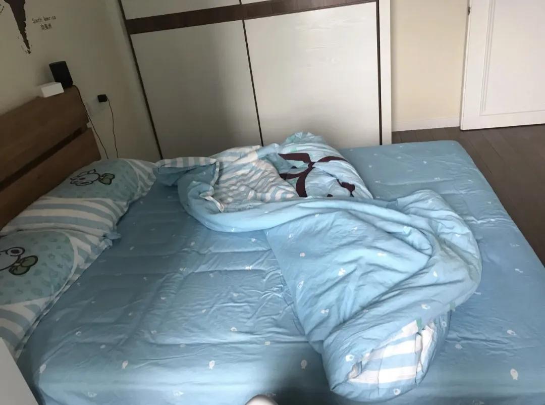 After getting up in the morning, do you fold the quilt immediately or ...