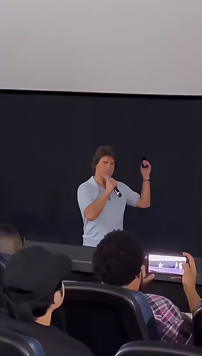 Tom cruise was shocked to find that Toronto suddenly "broke into" the ...