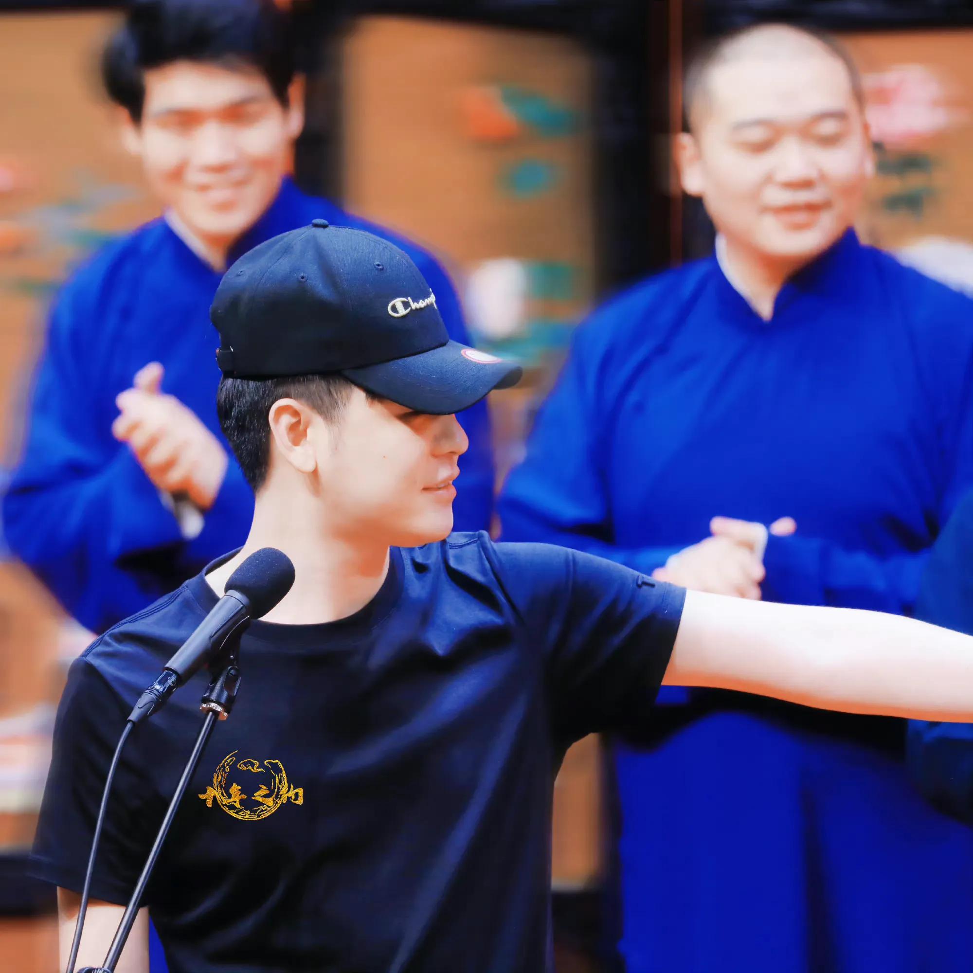 Zhang Yunlei parachuted into Tianjin Deyun Society, and chorused again ...