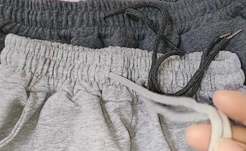 I just found out today that the 2 ropes on the trousers can only be ...