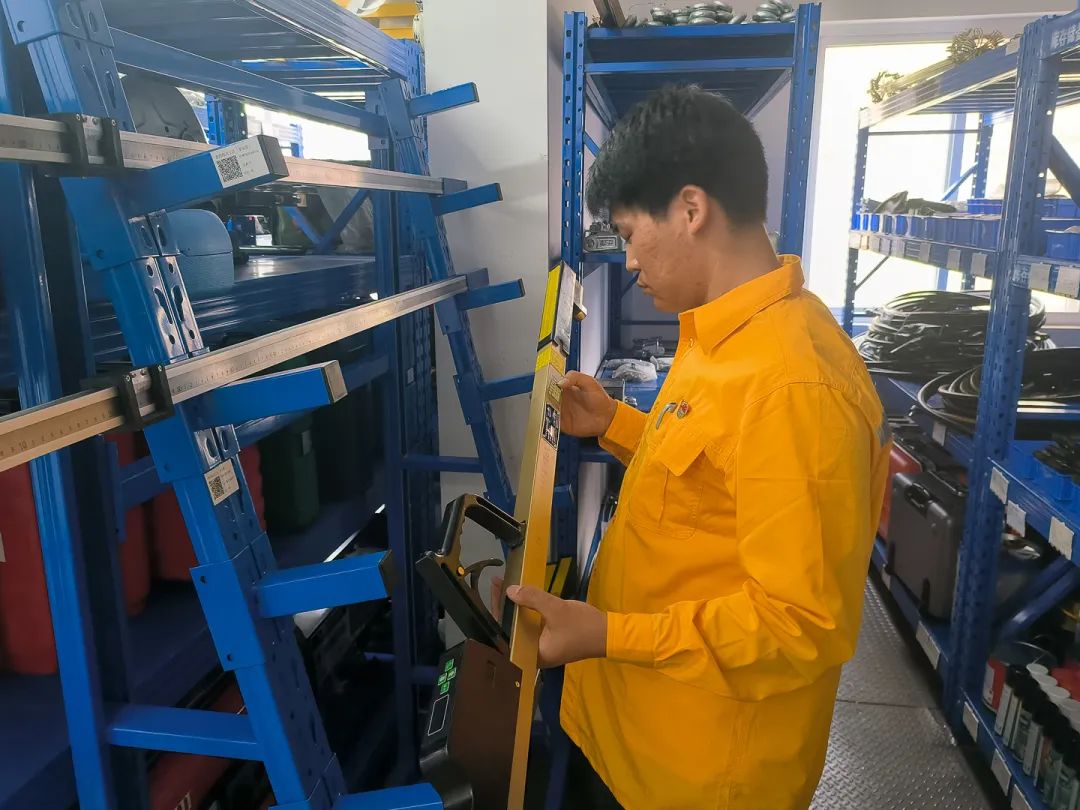 "Stubborn" "screws" - iMedia