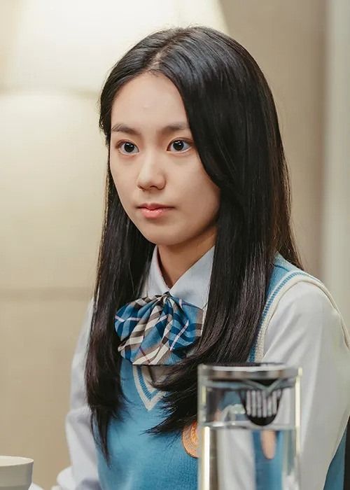 Li Shuyan in "Doctor Cha Zhenshu" made her debut at the age of 12, but ...