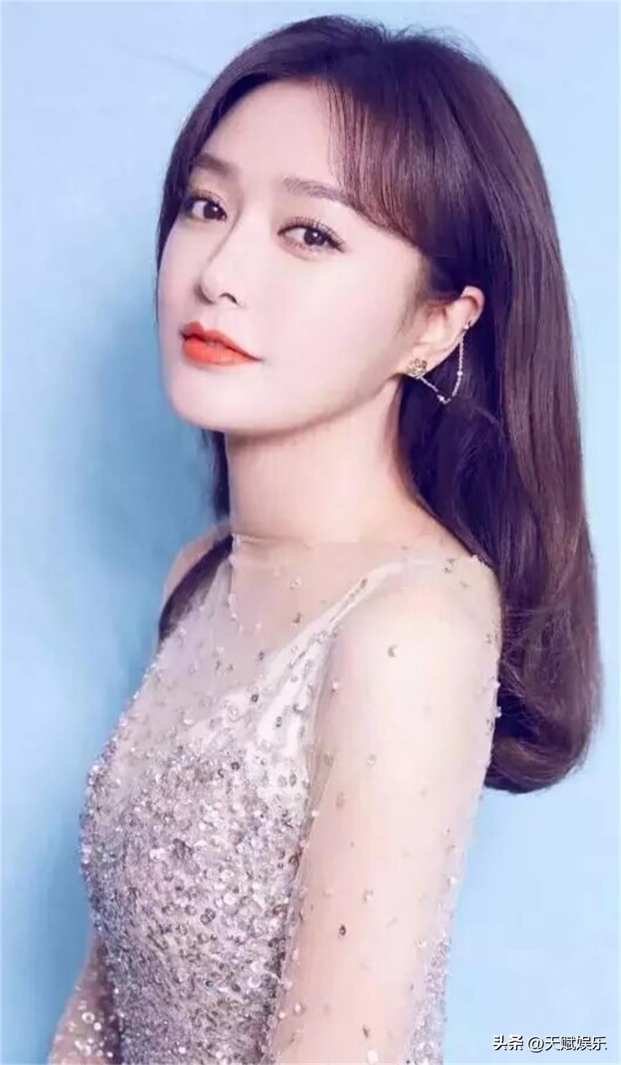 Actress and singer Qin Lan's photo album "Seven" - iNEWS