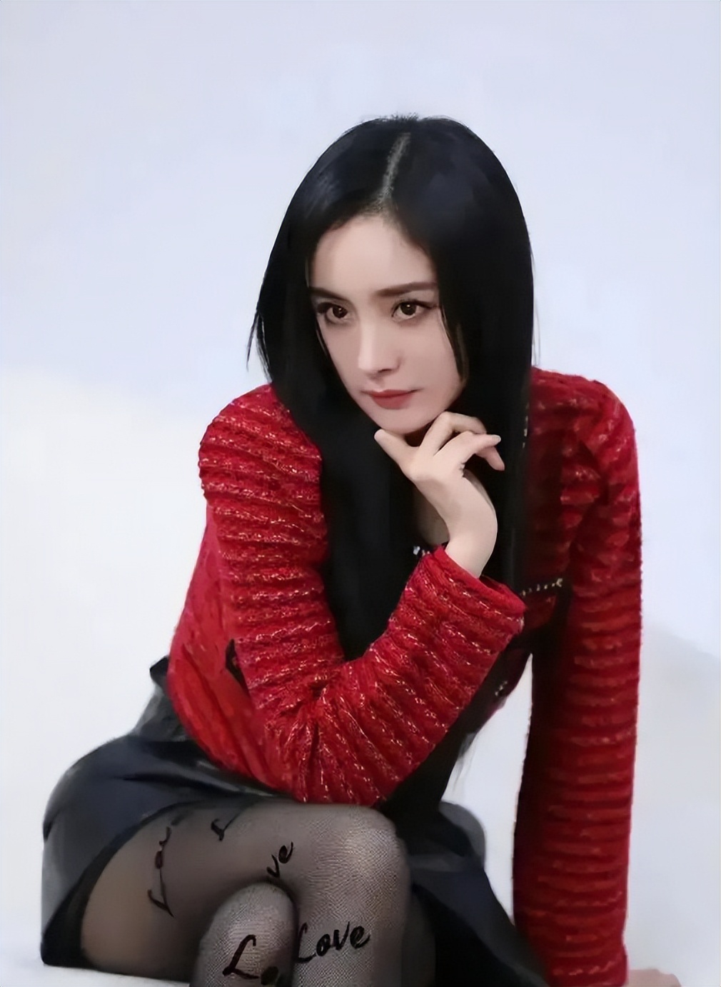 Cecilia Cheung is 42 years old and has the second son in the same frame ...