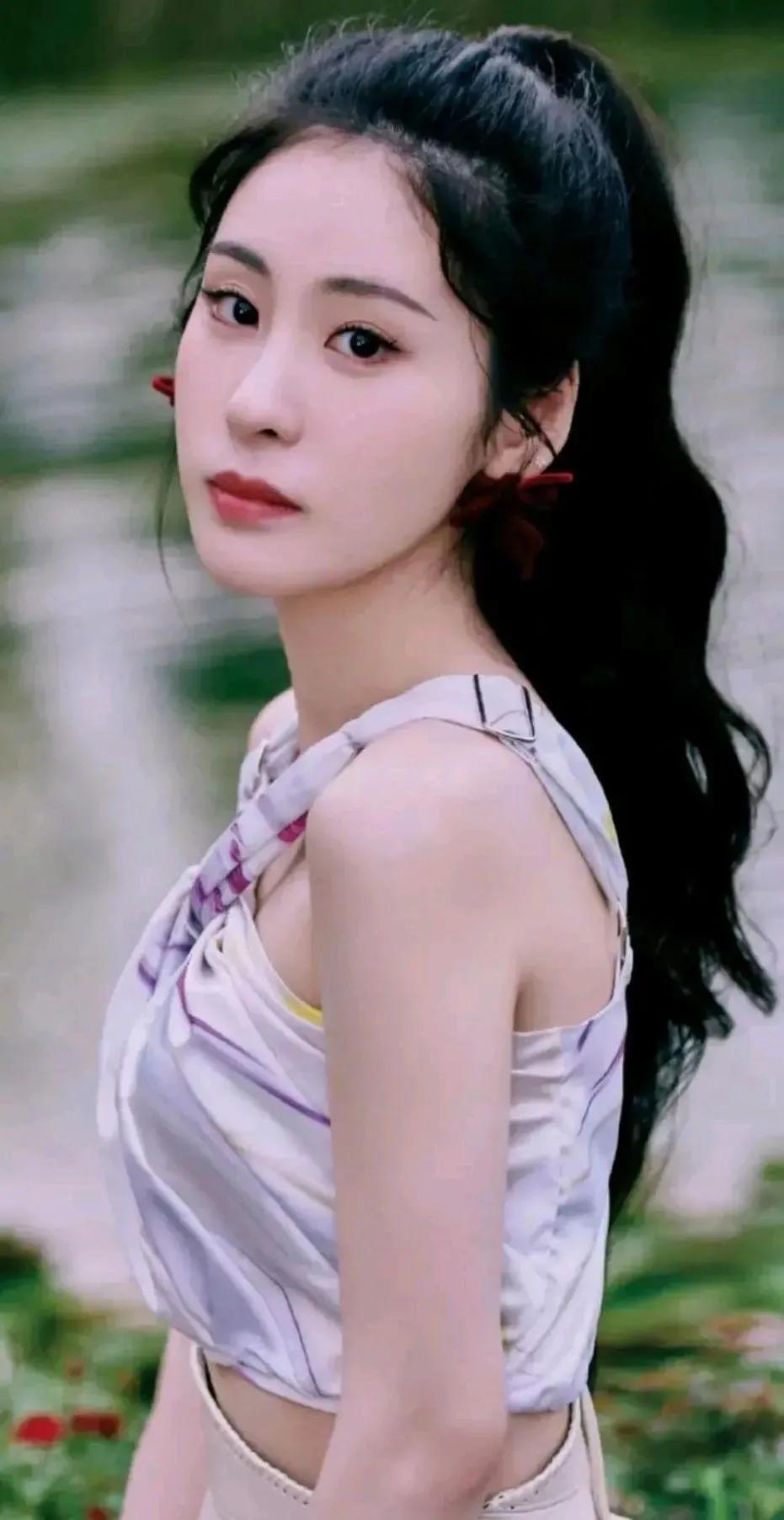 Zhang Bichen wallpaper - iNEWS