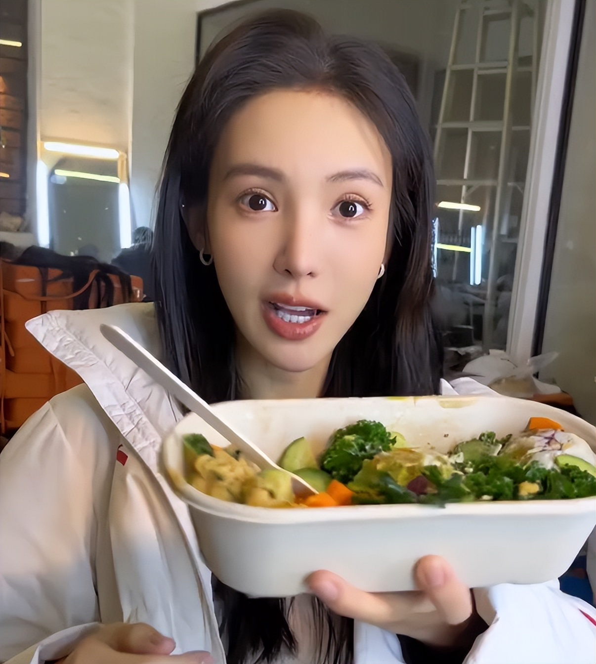 too skinny! Jin Chen's latest look is ridiculed for exposing all the ...