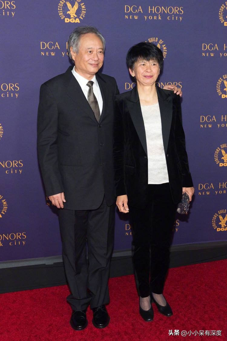 A recent photo of Lin Huijia, she is the ugly wife behind Ang Lee, she ...