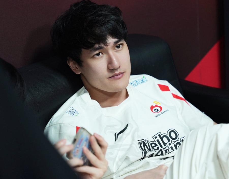 Doinb直播透露明年將跟ming、Karsa組隊復出，米勒一句話讓他破防 - 資訊咖