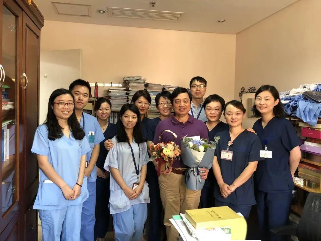 A famous doctor from Wenzhou!he is famous in shanghai - iNEWS