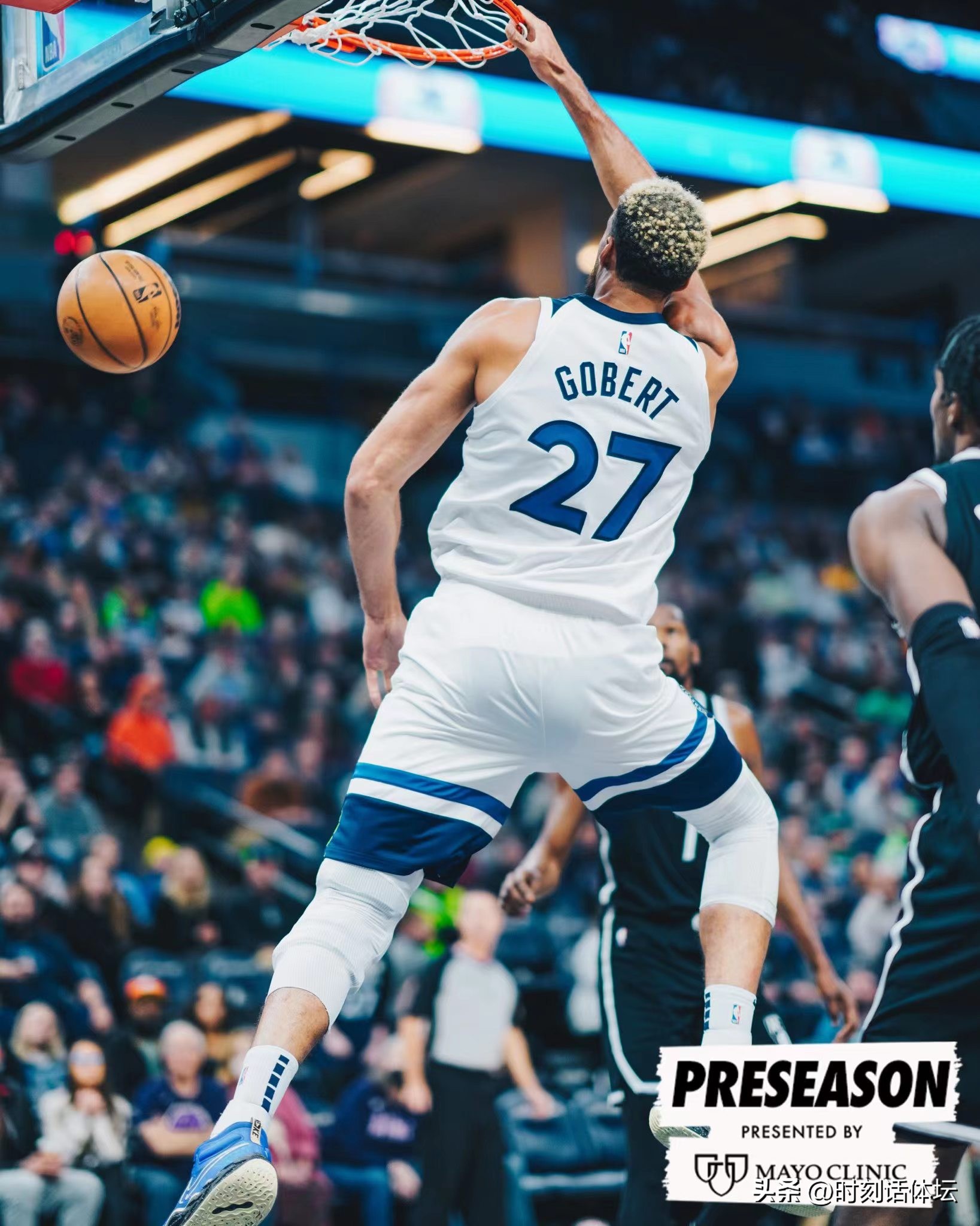 The retro lineup, different offensive threats, do not belong to this ...