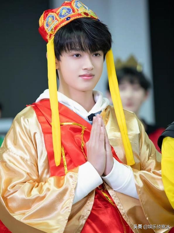 Zhang Zeyu, Zhu Zhixin, Zhang Ji, Zuo Hang, and all three generations of the TF family took ...