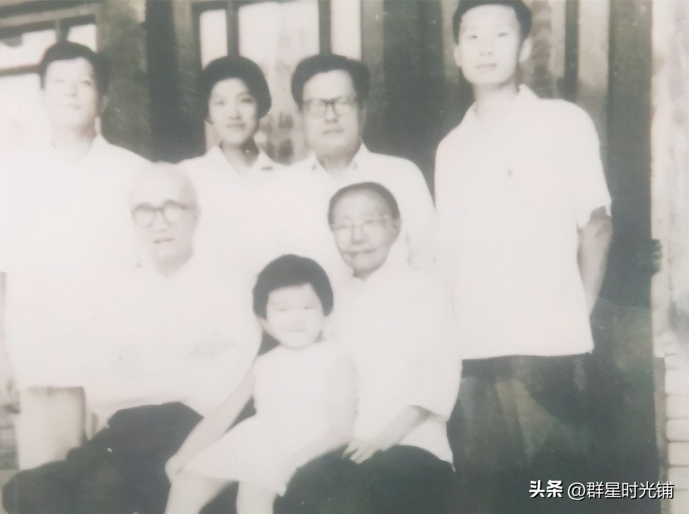 "Famous ruffian girl" Hong Huang: has experienced four marriages, has a ...