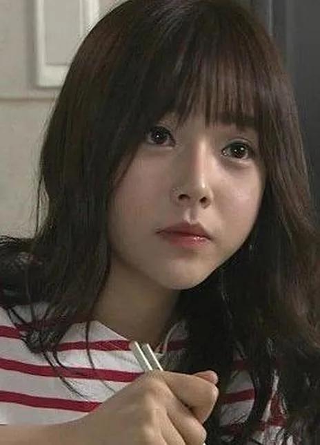 Korean actress Cheon Ye-seul has good looks and figure, but she is a ...