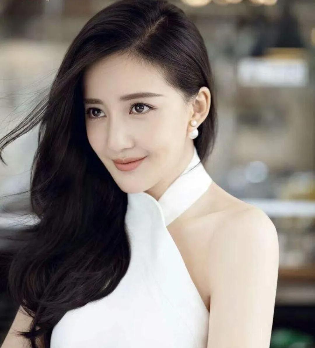 Young and beautiful, sweet and lovely Chen Xinyu - iNEWS