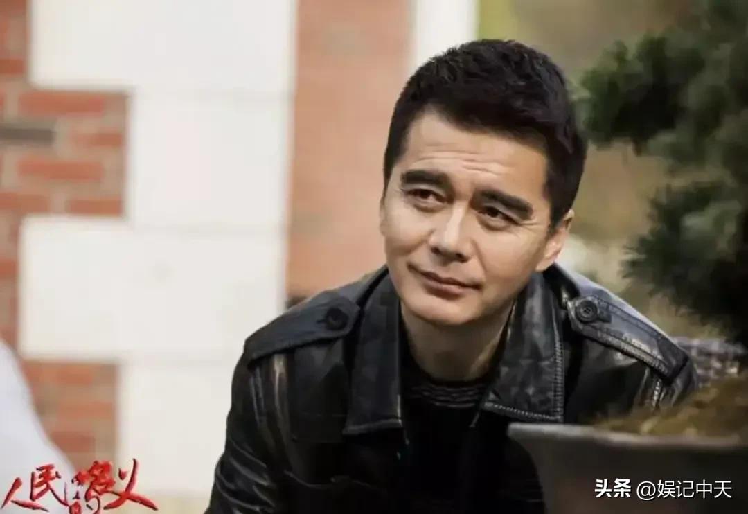 Xu Yajun and his 12-year-old four-married wife Hanxiu love each other, they look at each other ...