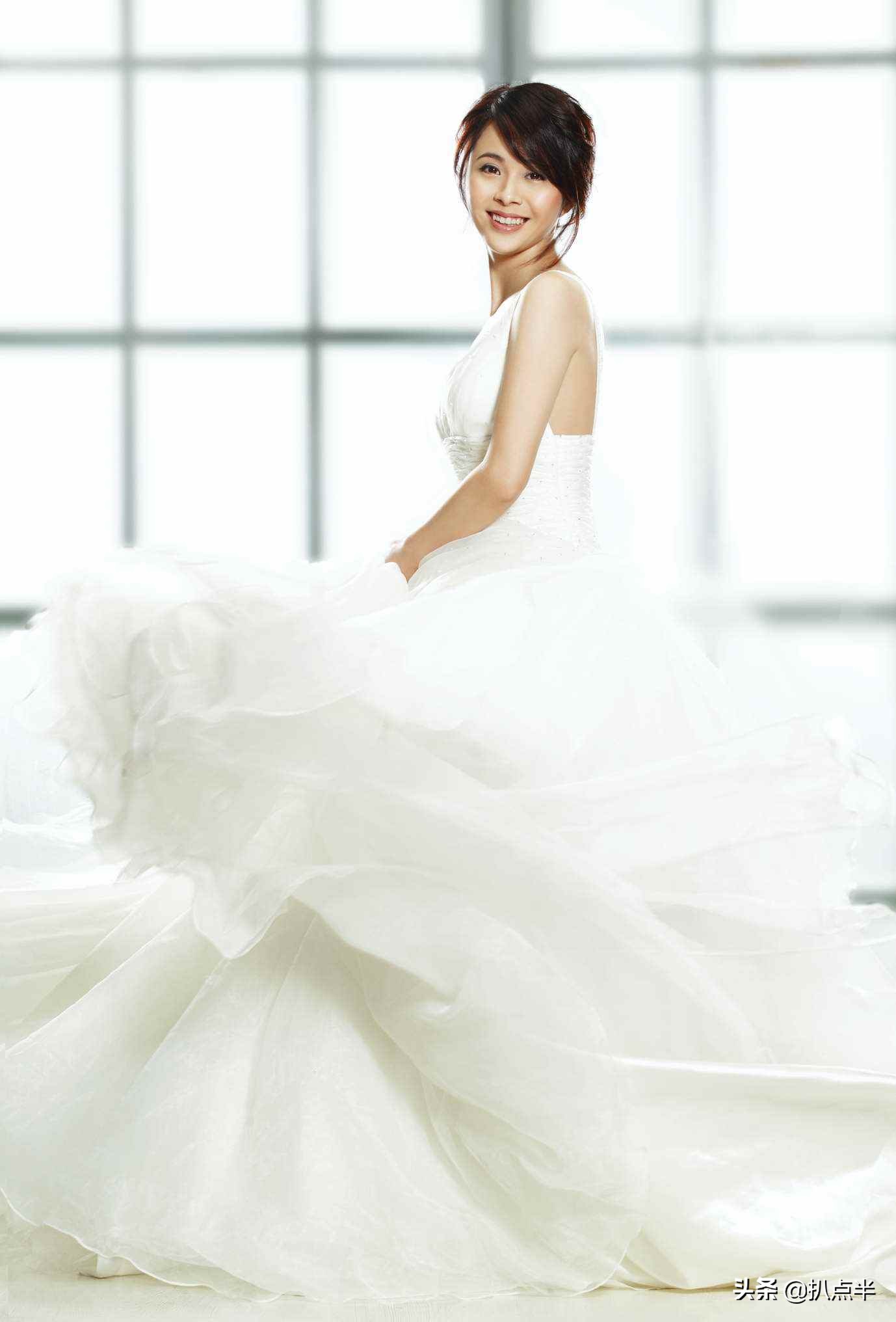 "Childhood Goddess" Yang Ruoxi has been trapped by love for half his ...