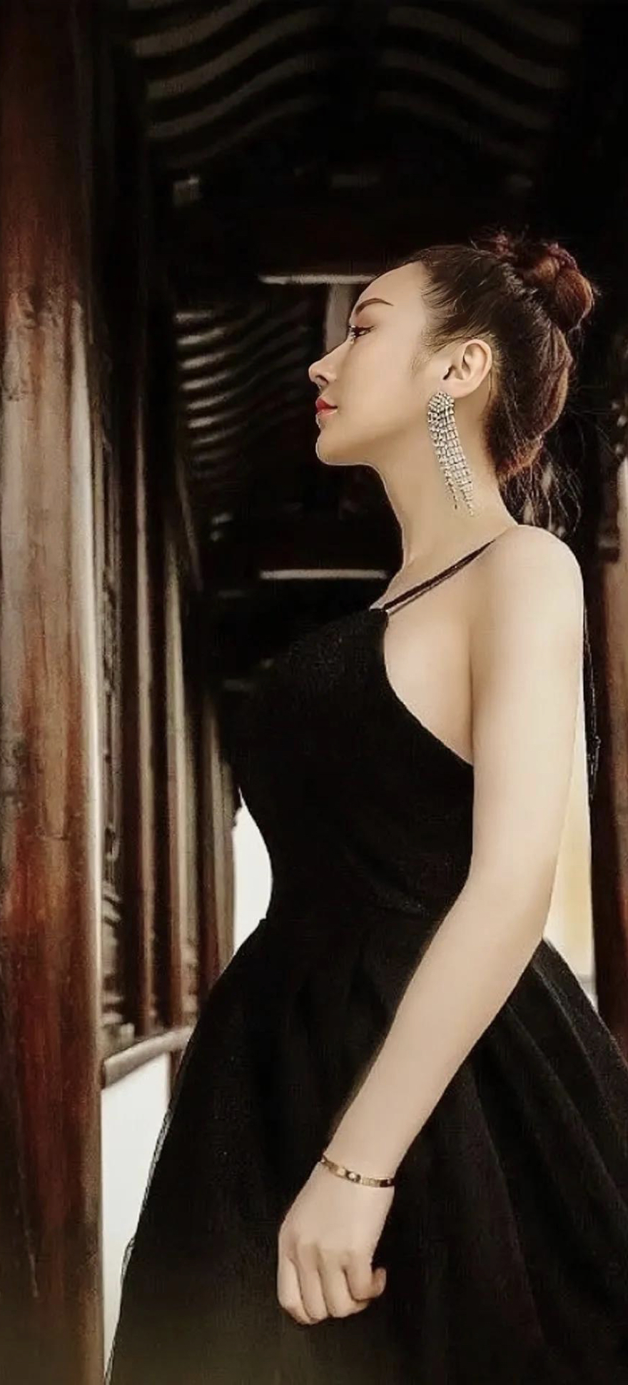 Jiang Yanxi (Yanxi Jiang) - the beauty of charming curves - iMedia