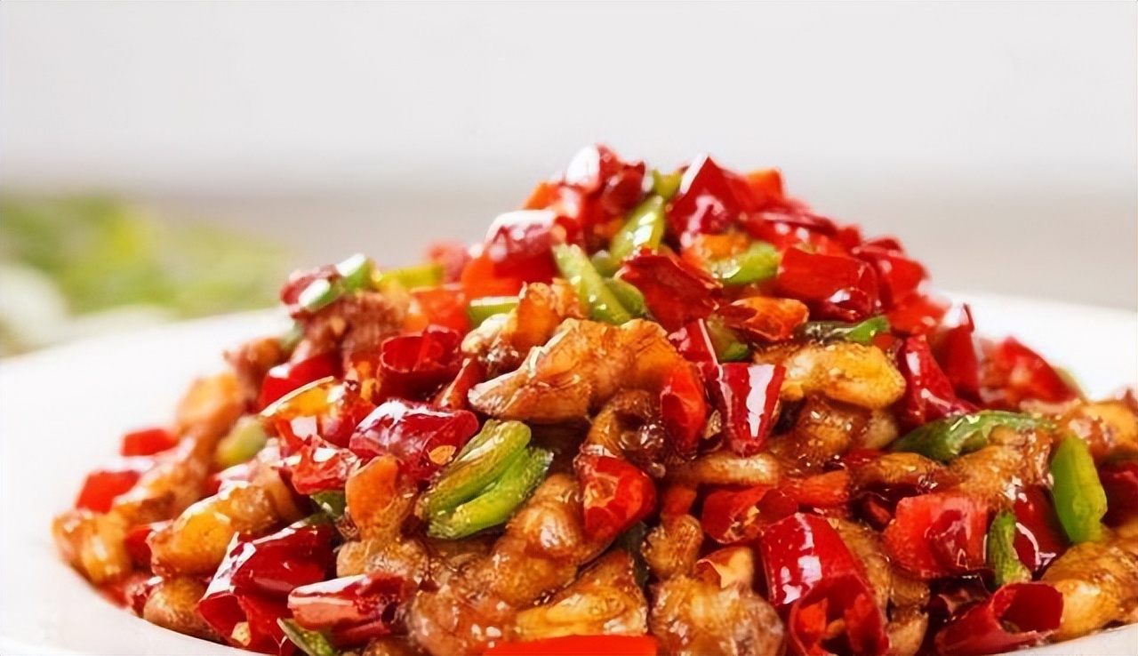 Stir-fried "spicy chicken" with knife-edge peppers, innovative method ...