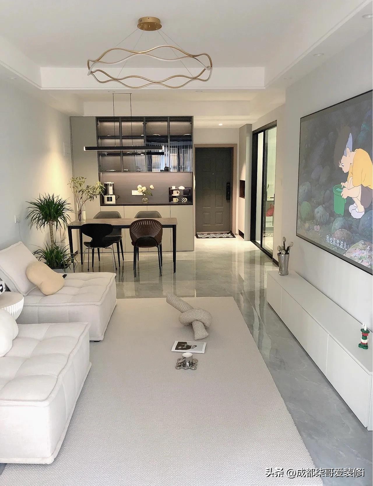 The 98-square-meter small three-bedroom, the overall simple and ...