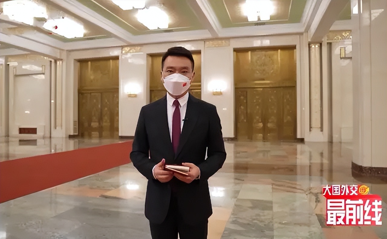 CCTV's "face" anchor Kang Hui was replaced, and the appearance of a new ...