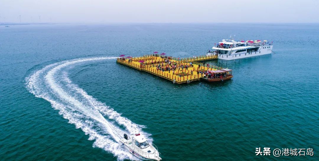 On the big beach, dig and dig and dig... - iNEWS