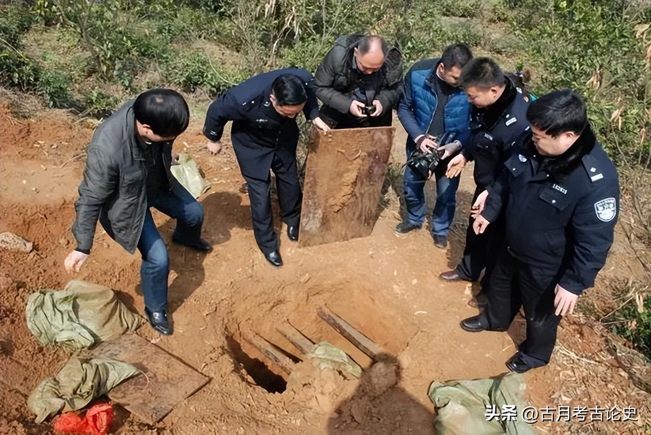 The struggle between tomb robbers and tomb guards——300 folk tomb guards ...
