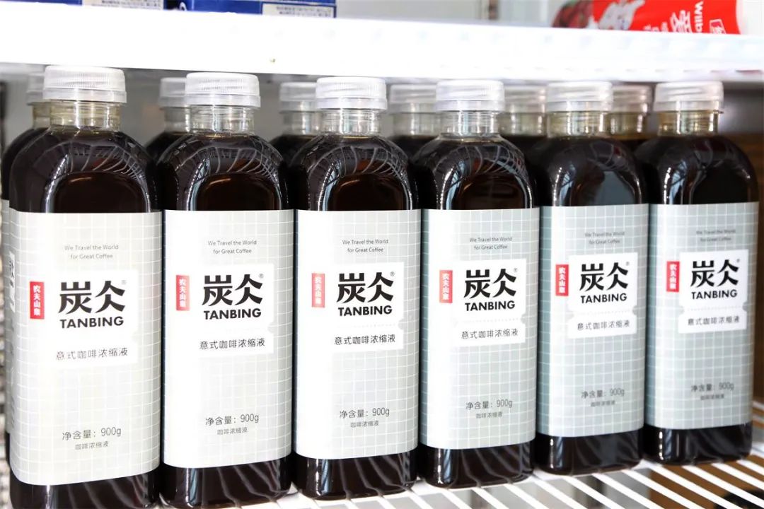 Layout of coffee liquid, Nongfu Spring "walks into" the milk tea shop ...