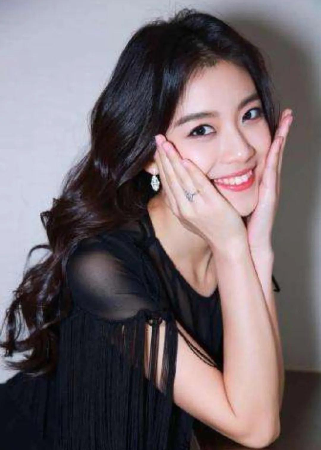 Elegant and cool, the Chinese version of "Juan Zhixian" Zhang Yamei ...