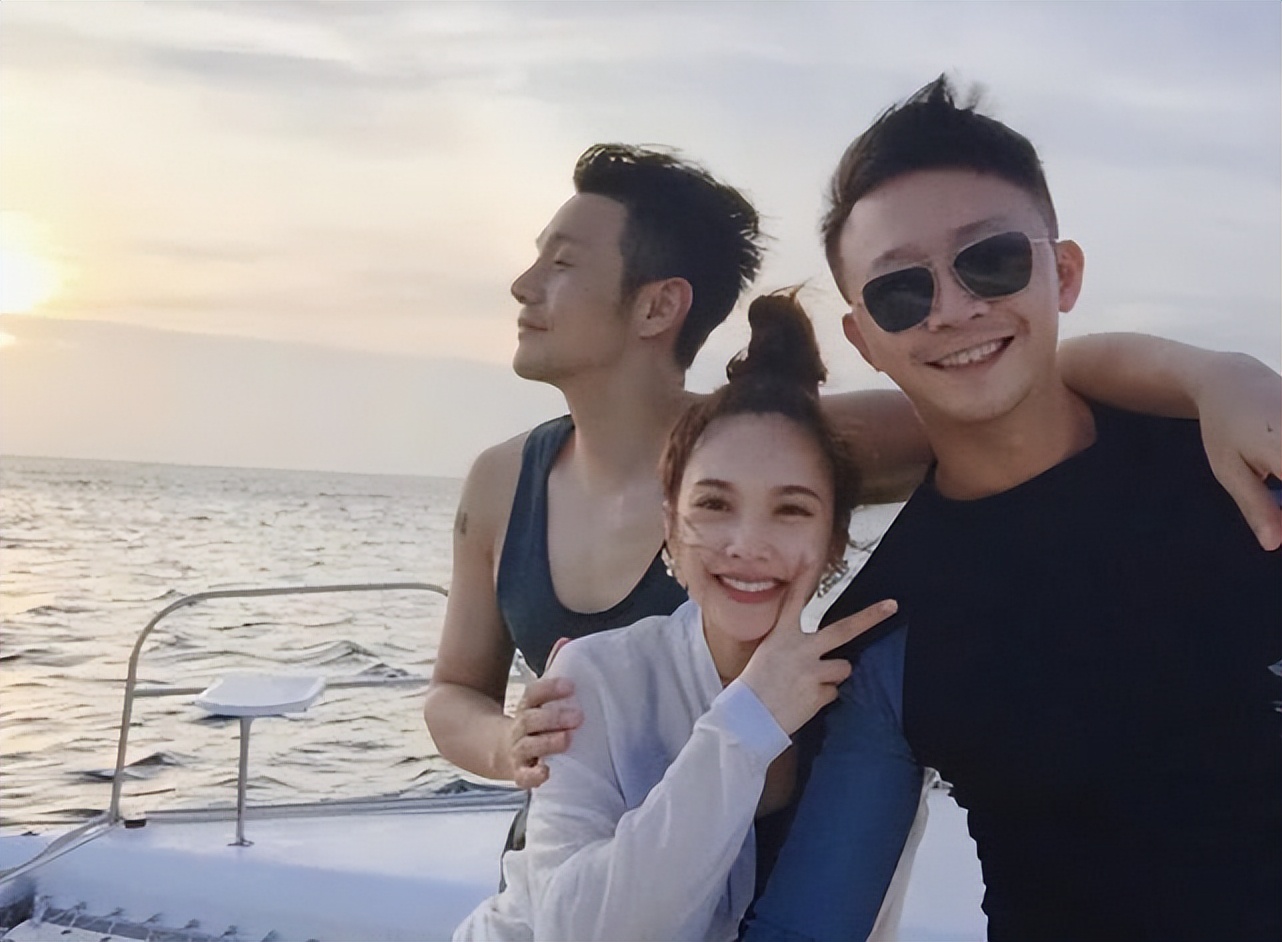 Eight years after being "seamlessly connected" by Li Ronghao, Lu Yao ...