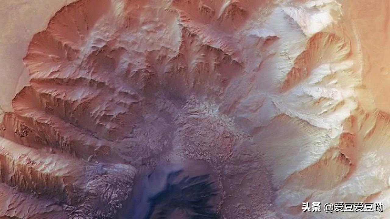 Mesmerizing photos of Mars' 'Grand Canyon' released by ESA - iNEWS