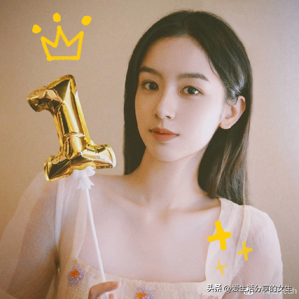 Zhou Yi dresses up like a princess, Xiaoxiu, with a slender waist ...