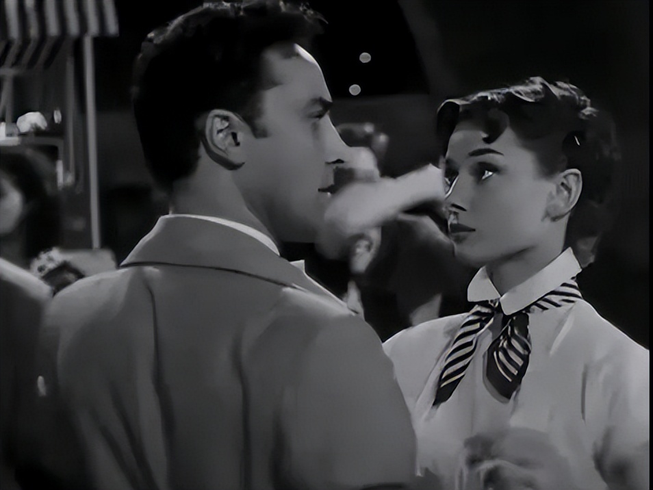 The growth of the characters in "Roman Holiday", the composition of the ...