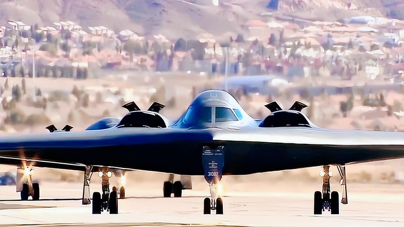 Russia has developed a hidden bomber fighter, its performance surpasses ...