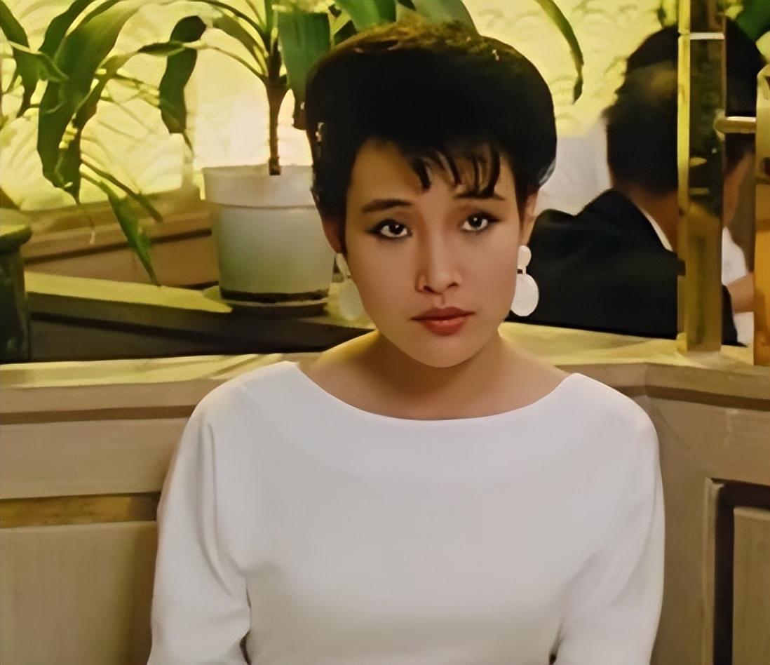 Under the evacuation order, after winning the Hundred Flowers Movie at ...