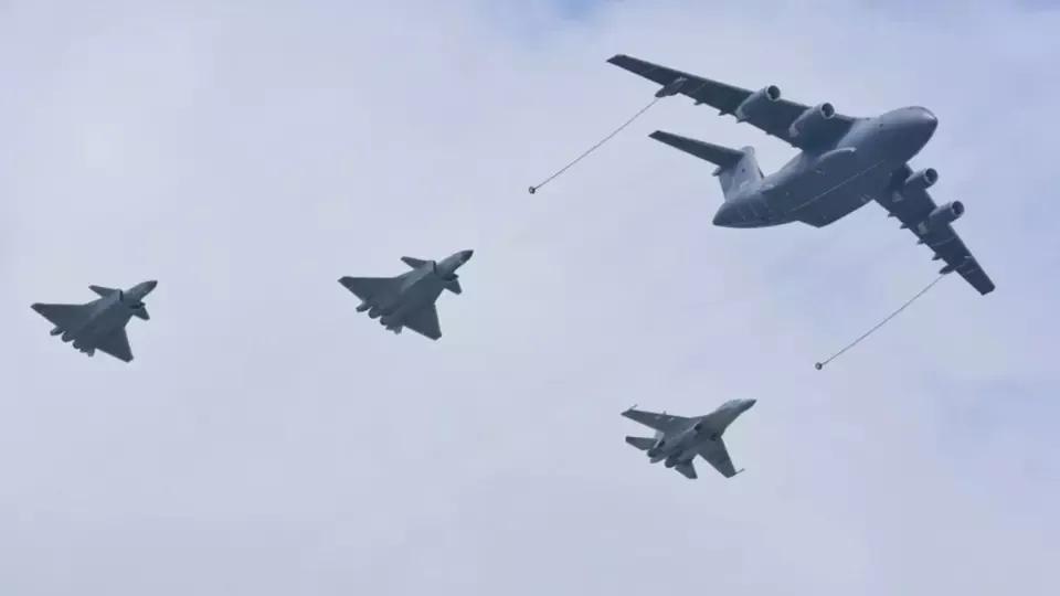 Horror! The Saudi Air Force's heavy fighter plane suddenly lost control ...