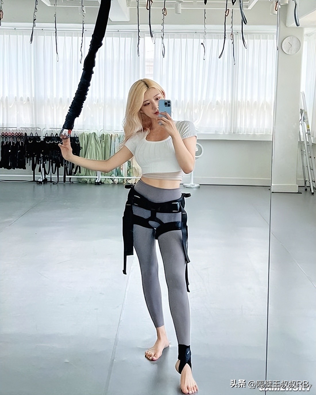 A good figure needs to be shown generously, the Korean S-curve girl has ...