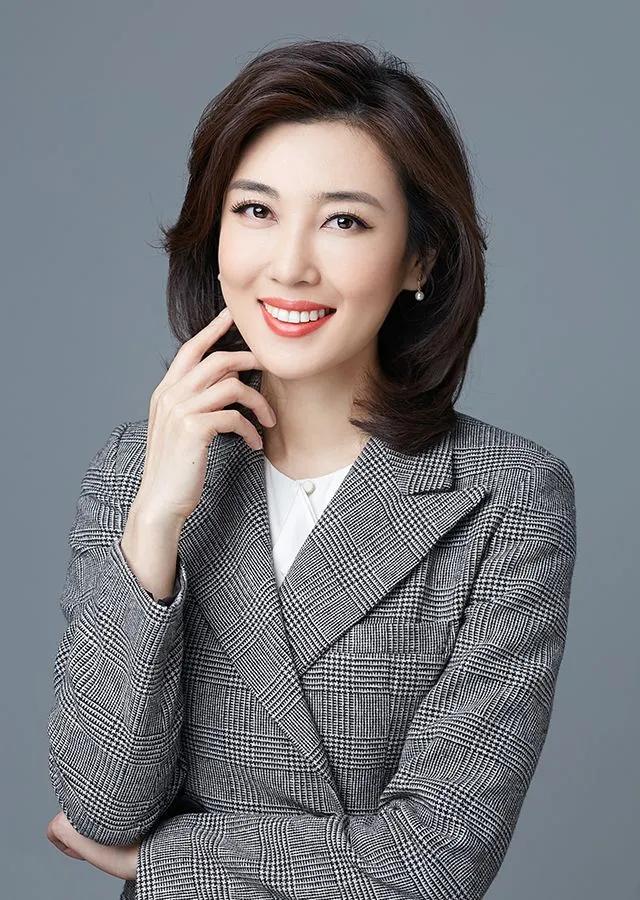 CCTV beauty anchor Li Hong - iNEWS