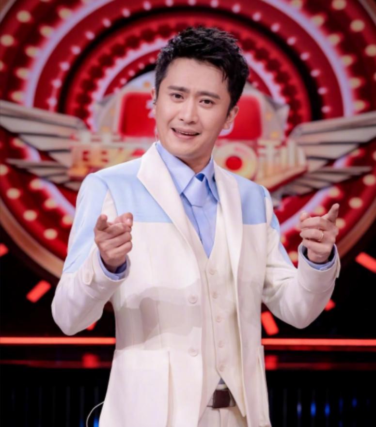 CCTV anchor Yang Fan: Marrying his childhood sweetheart, the family of ...