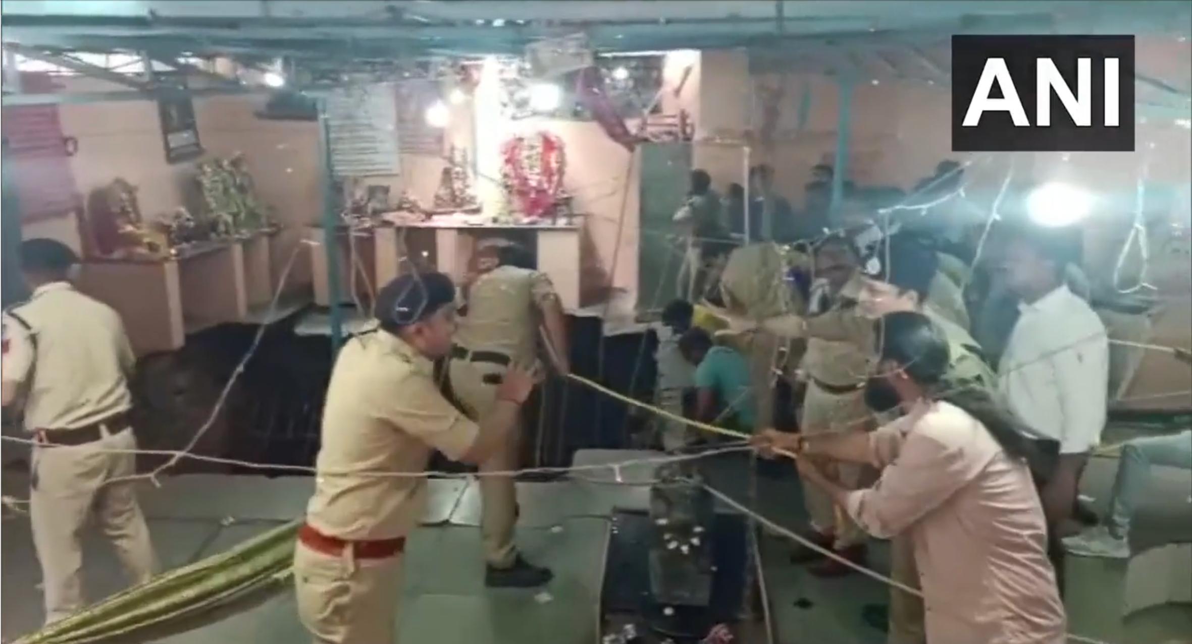 13 killed in India temple well collapse - iNEWS