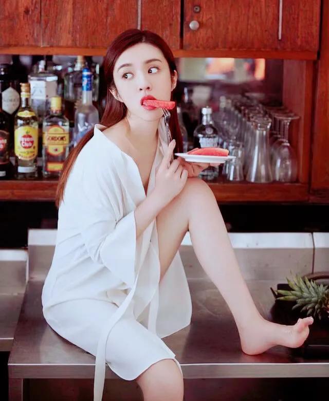 Star Wallpaper: Wang Xiaochen - iNEWS