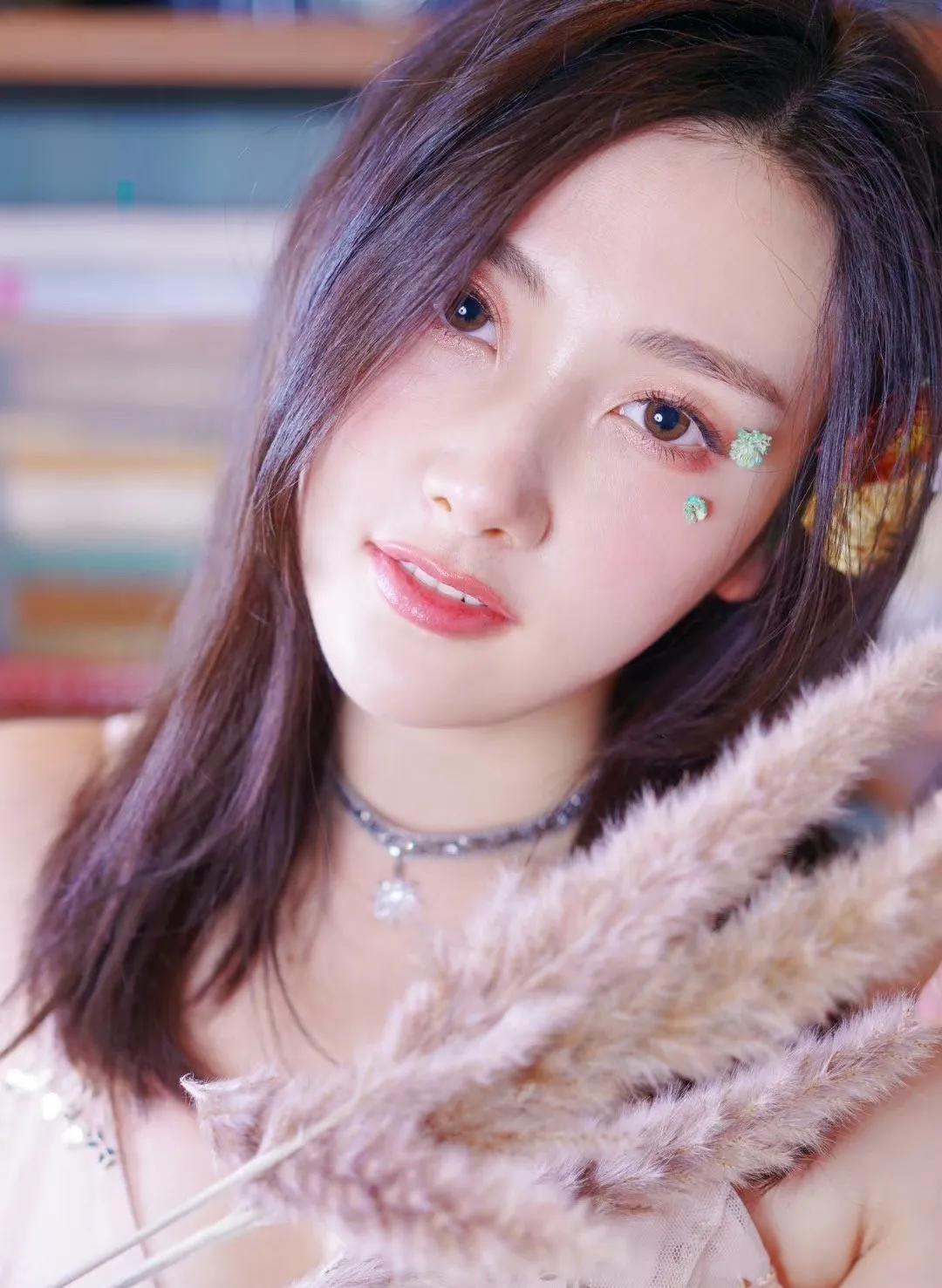 Sun Ruoqi's beautiful picture - iNEWS