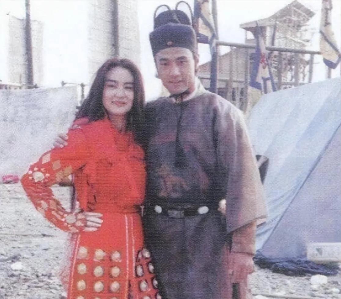 Yu Rongguang: After 41 years of debut and zero scandals, why does his wife insist on divorcing ...