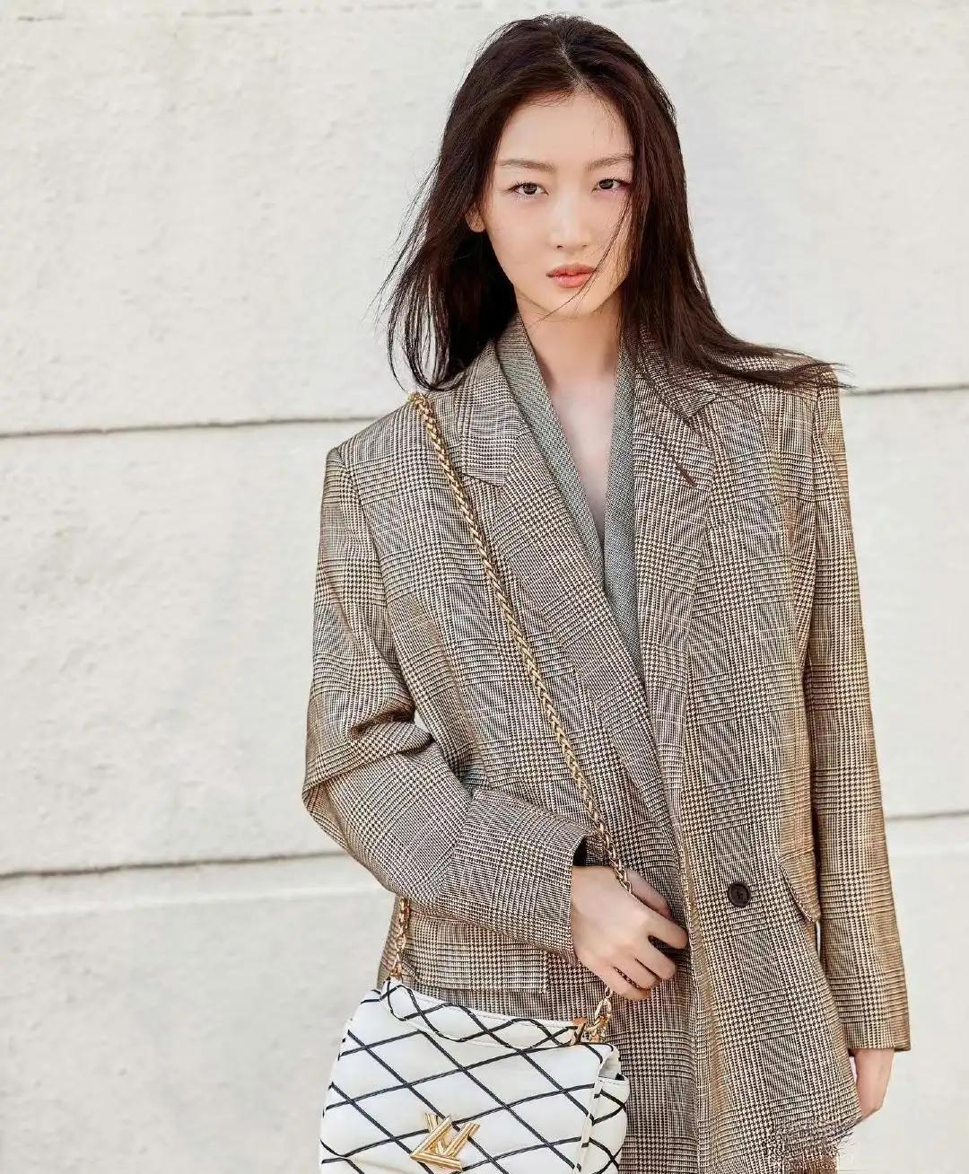 Zhou Dongyu is becoming more and more feminine - iMedia